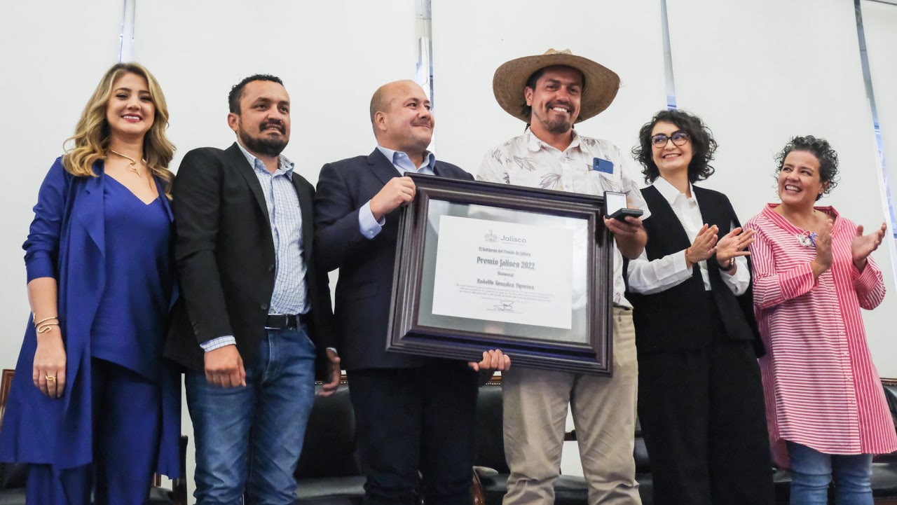 Extensionista de la SADER Jalisco es reconocido por su trayectoria ...